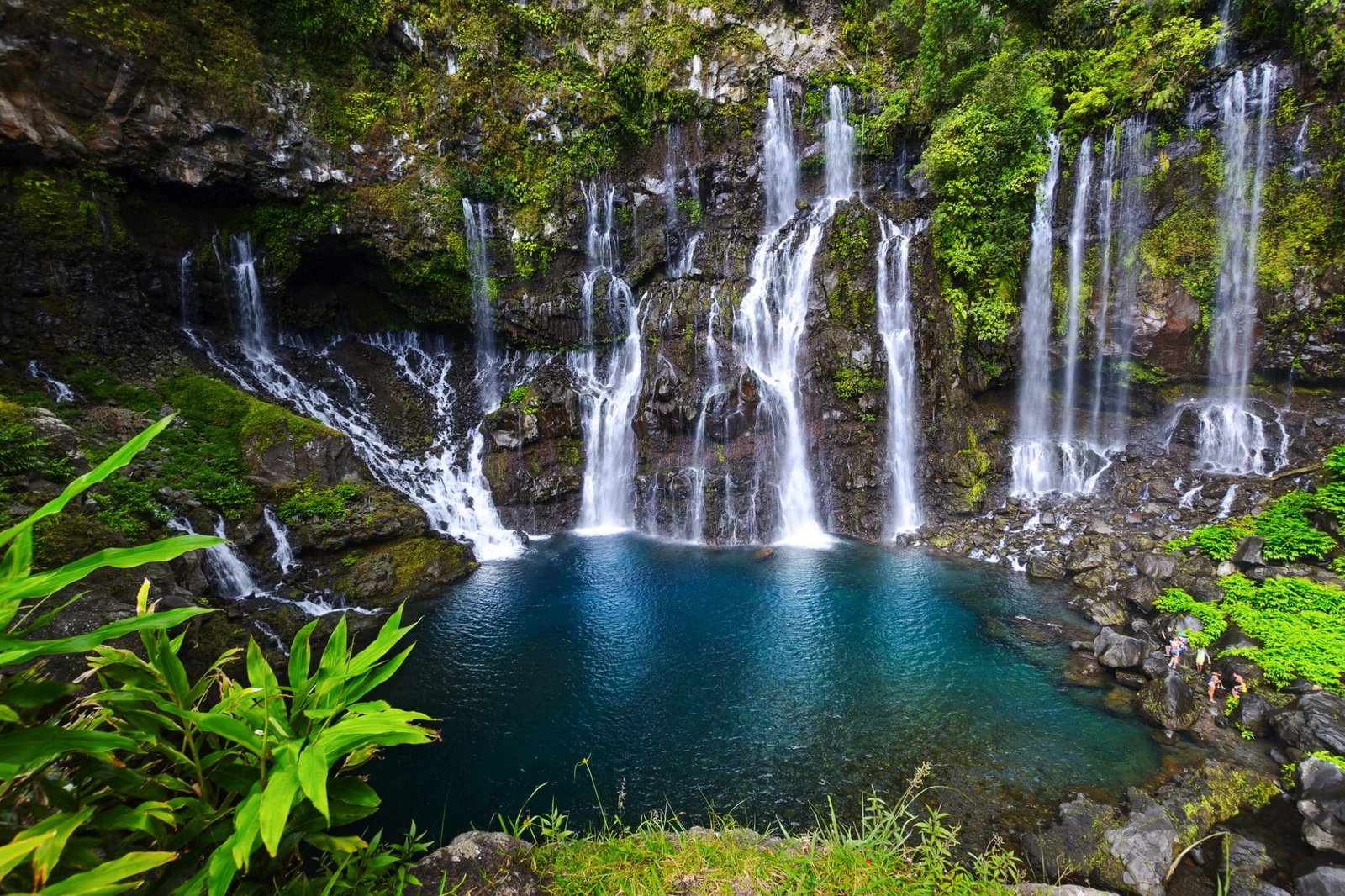 Mauritius vs Reunion: The Honest Comparison In 2023 You Need!