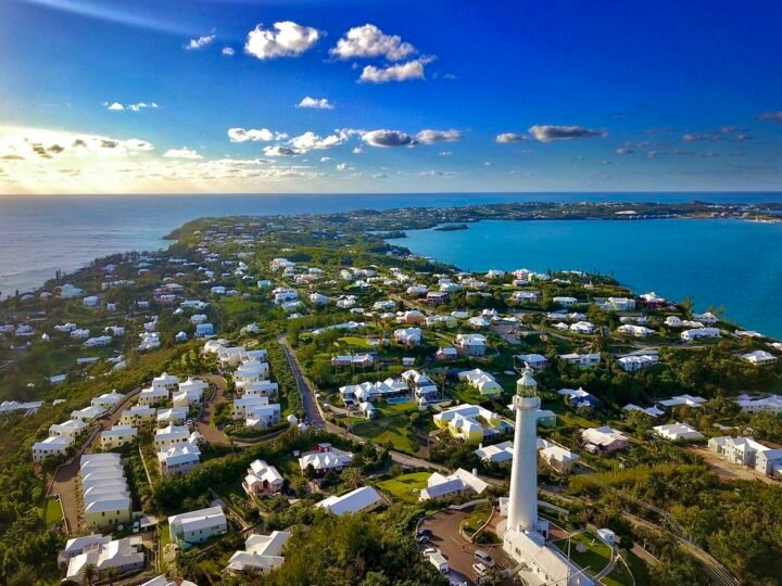 Aruba vs Bermuda: The Honest Comparison [2023] You Need!