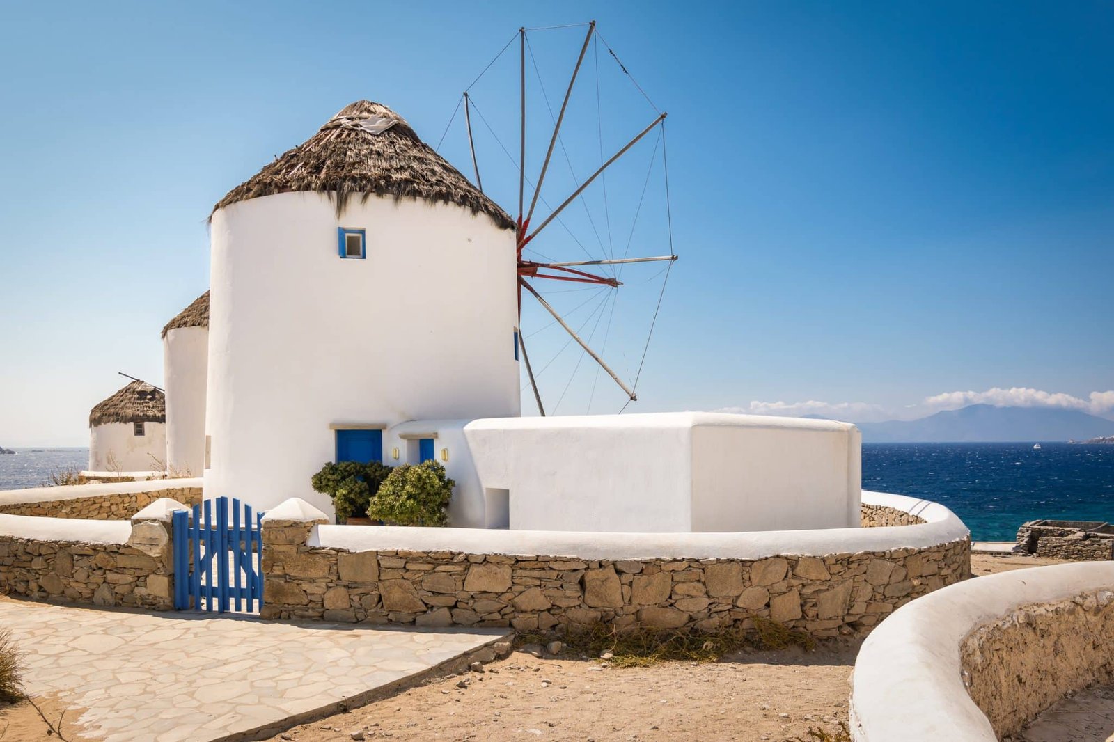 Crete vs Mykonos: An Honest Comparison To Help You Choose!