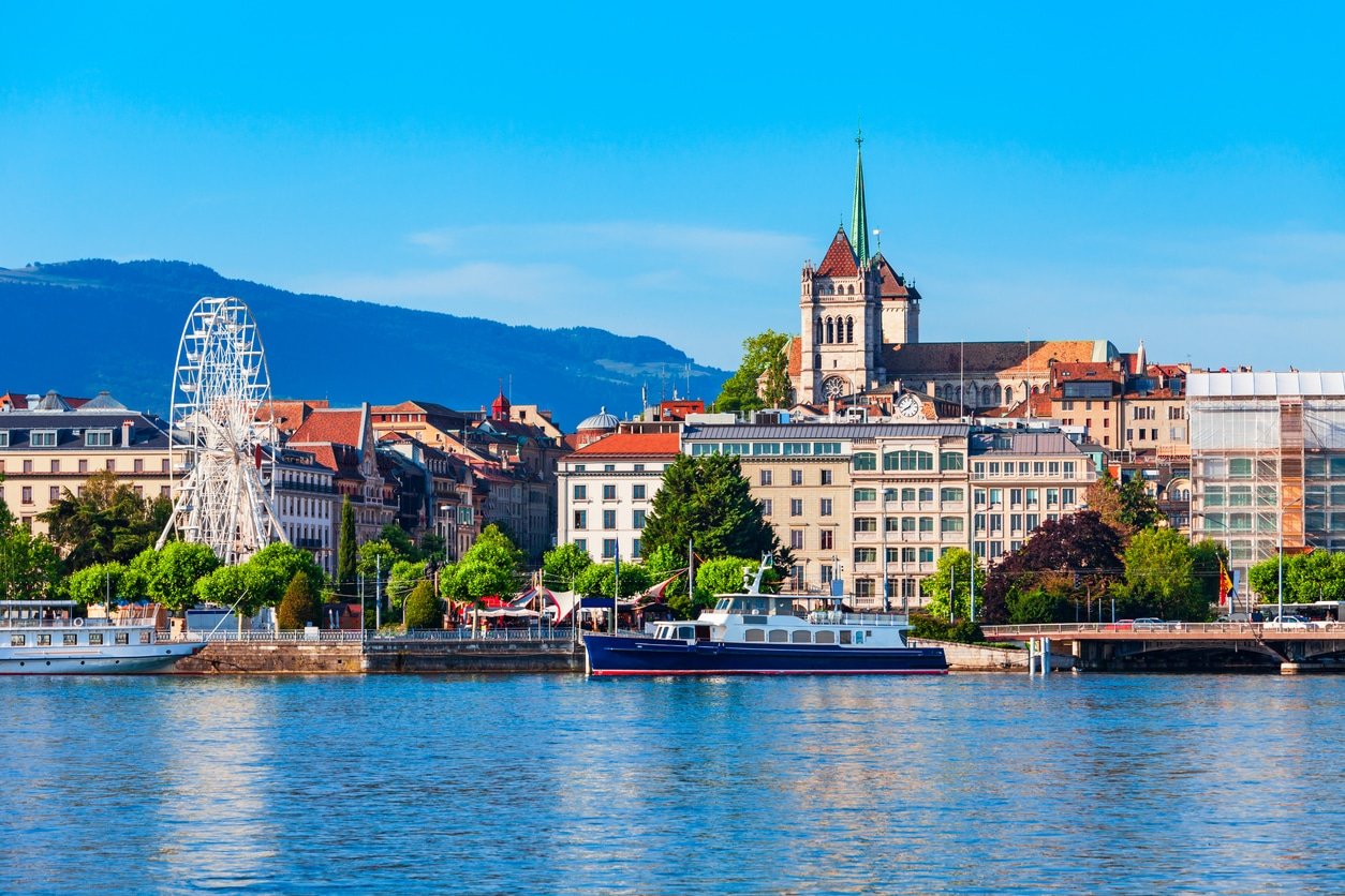 Geneva vs Zurich: An Honest Comparison To Help You Choose!