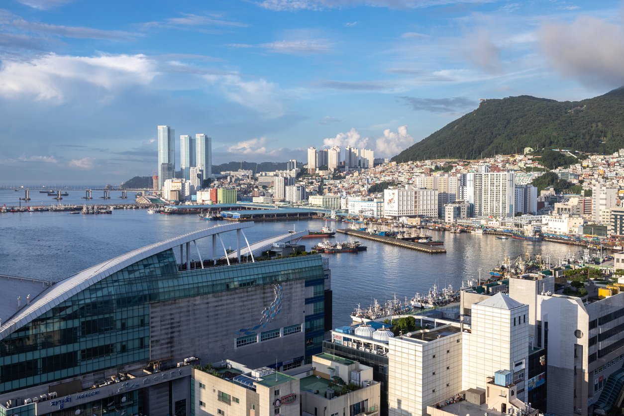 Busan vs Seoul: An Honest Comparison To Help You Choose!
